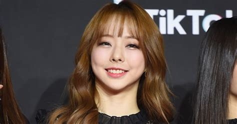 포토 이달의 소녀 비비 귀여운 보조개 미소~ 2018 Mama