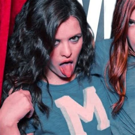 𝐌𝐀𝐗𝐈𝐍𝐄 𝐁𝐀𝐊𝐄𝐑 Icons 🤍