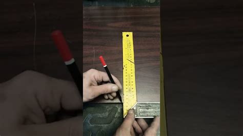 Как проверить строительный угольник на точность Находим в металлическом угольнике угол 90