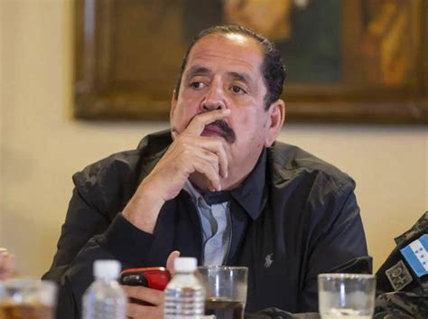 Carlos Zelaya Sufre Terrible Enfermedad Y Recibe Tratamento En México