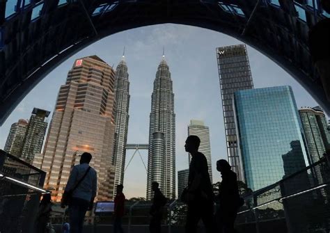 Malaysia Halts Music Festival After Same Sex Kiss By Uk Band The 1975 Malaysia News Asiaone