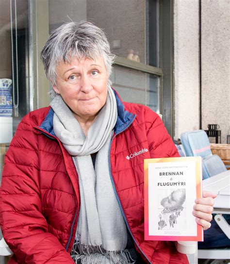Anna Dóra Með Bókartíðindi Af Skagfirska ófriðarsvæðinu Svarfdælasýsl