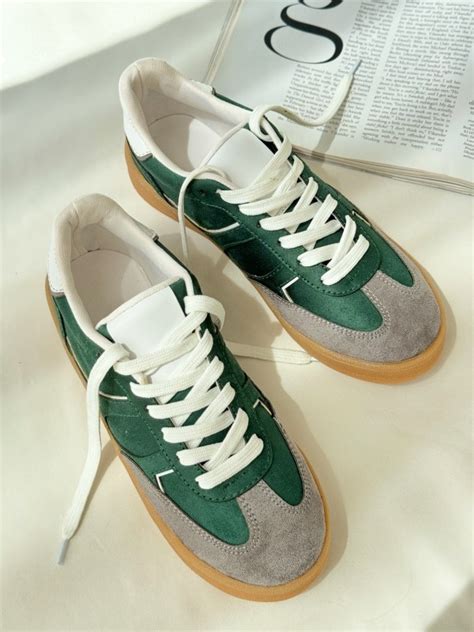 ونس، خرید کفش ونس دخترانه و کتونی ونس زنانه با بهترین قیمت