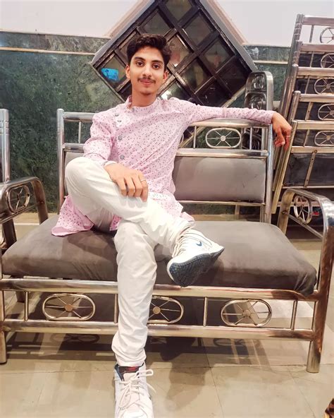 Prateek Varshney Prateek02varshney • Instagram Photos And Videos