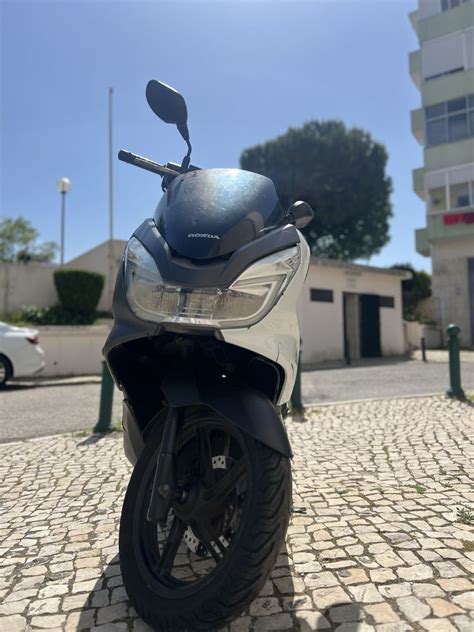 Pcx Honda Cinza E Branca Santa Iria De Azoia São João Da Talha E Bobadela • Olx Pt