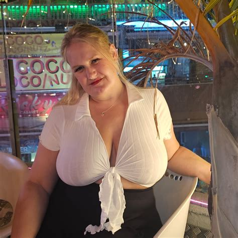 Becky Swings Becky Swings Updated Her Profile Picture