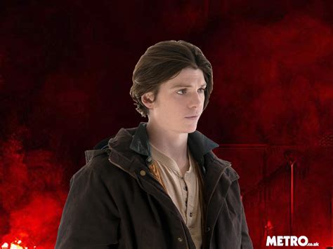 The Society On Netflix Jack Mulhern Breaks Down Grizz And Sam Romance