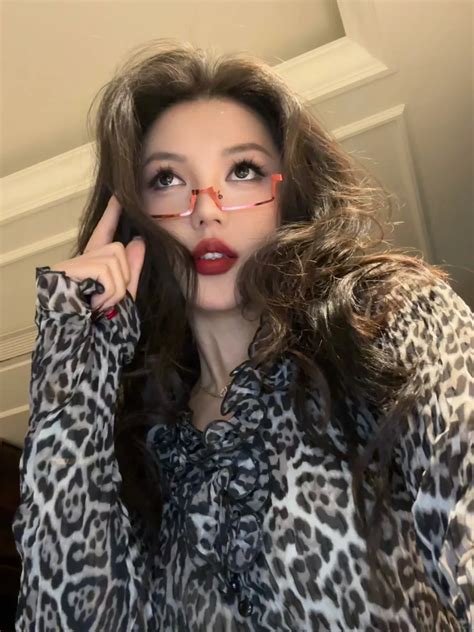 我只是开始上网了没把自己挂藏宝阁