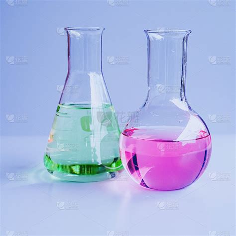 实验室玻璃器皿或试管。