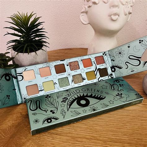 Оригинальный палитра теней urban decay wild greens eyeshadow palette ...