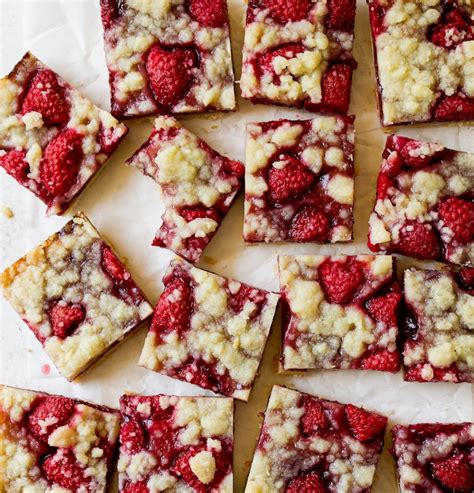 Delicious Jammy Raspberry Bars With Streusel Displacedhousewife