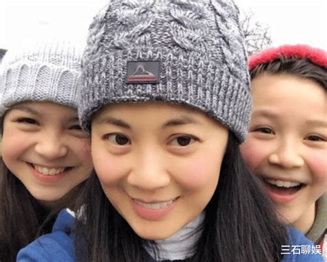 她是电视最有才气主持，事业巅峰嫁外国老公，如今过得怎么样？姜丰感觉工作