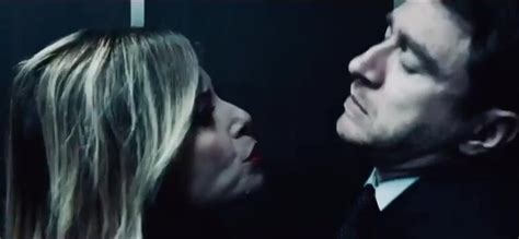 Grab Balls In Elevator