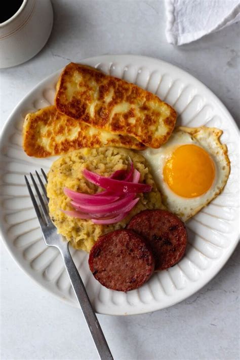 Mangú Dominicano Mashed Plantains