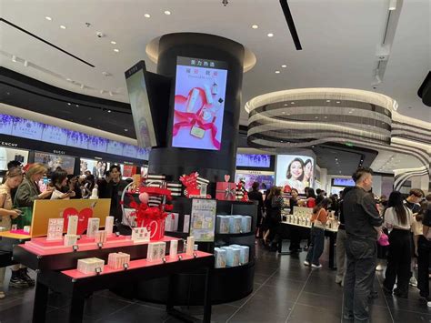 青眼 向世界讲好中国化妆品故事