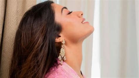 Rashmika Mandanna Gives The Girl Next Door Vibes