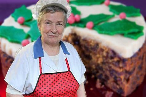 პოლონელმა დიასახლისმა საშობაო კექსის საოჯახო რეცეპტი თავაზიანად გამიმხილა