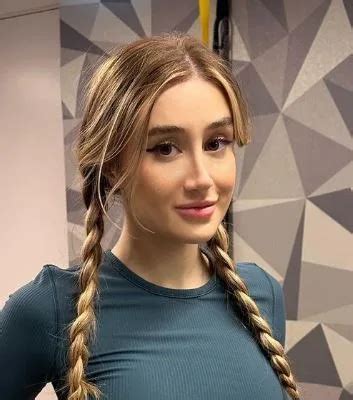 Bronwin Aurora Net Worth Age Height Weight Family Bio Wiki