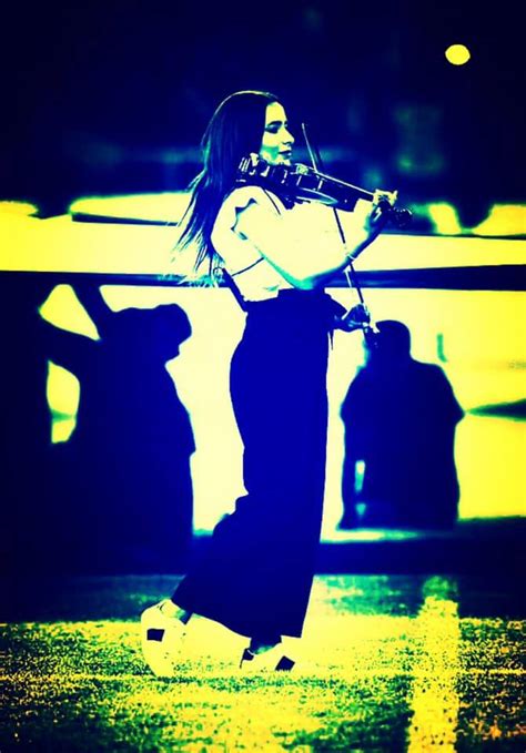 فرارو جویل سعاده نوازنده جنجالی ویولون در ورزشگاه کربلا کیست؟