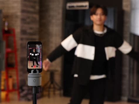 Pivo Pod Lite Auto Tracking Smartphone Pod Grey Hongkiat