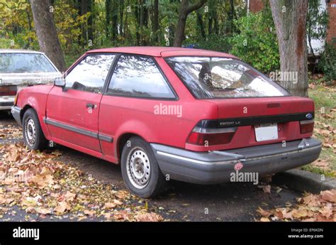 The Ford Escort Lx Hatchback Produced In The Late 2000s Is A Compact