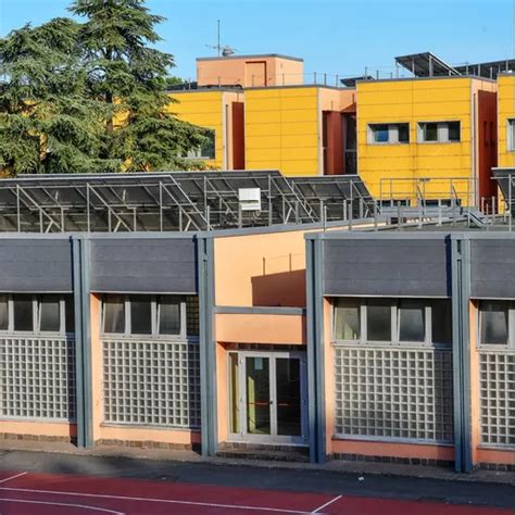 Rebbio Sindaco In Classe Promette Lavori E Fa Il Prof