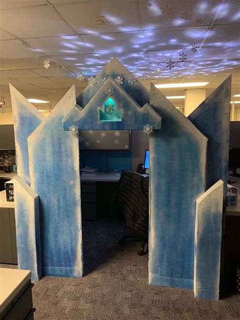Frozen Christmas Cubicle Decor Frozen Castle Theme