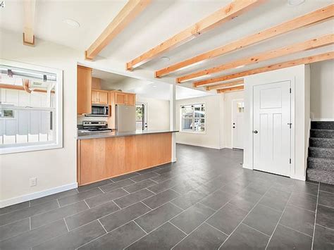 1991 Gilham Rd Eugene Or 97401 Zillow