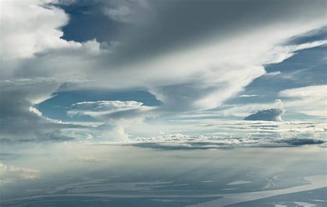 Above The Clouds Photos From 20000 Feet 6000m Twistedsifter