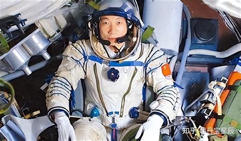 中国首次载人登月：在月球上踩脚印的2人会是谁？看杨利伟说啥 知乎