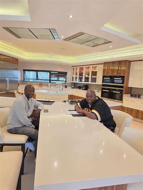 Wicknell Chivayo Proposes Mwaruwari As Highlanders Head Coach Mbare
