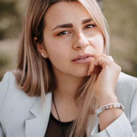 Dein Businessaufbau Sieht Wie Ein Trichter Aus 1 Die Spitze Das Ist Dein Social Media