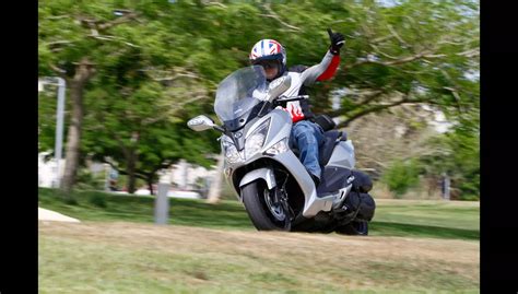 Sym Cruisym 300 2018 Vs Sym Gts 300i 2018