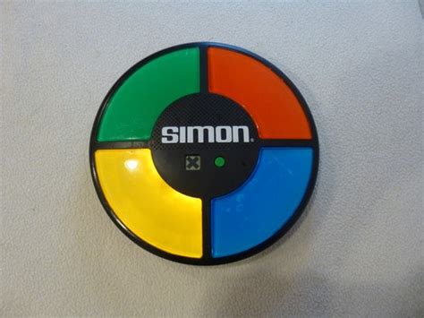 Simon Says Memory Game Working Lights Sounds Handheld Electronic Toy