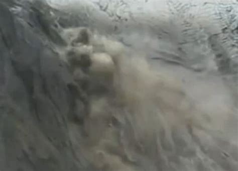 Vulcanul Merapi Tot Mai Ameninţător