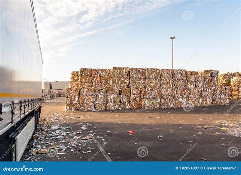 Truck Loading Dock Recycle Industry Stock Image Image Of Delivery