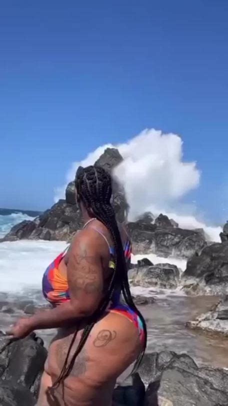 That Wave Hitting Those Rocks The Same Way Im Unl Tumbex
