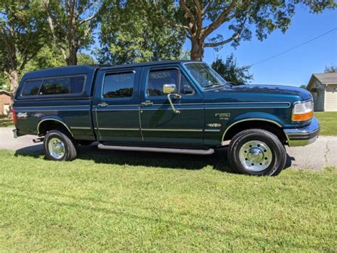 One Owner 1997 F 250 Xlt Crew Cab Is A Slice Of 90s Perfection Ford