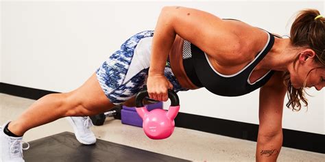 This Core Workout With Weights Improves Your Stability