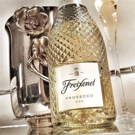 The 10th Best Prosecco Wine And Brands