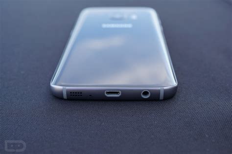 galaxy s7 and lg g5 have sd card slots but skip android 6 0 s