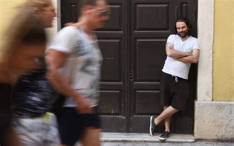 Slobodna Dalmacija Glumac Ozren Grabarić Pošli Smo Od Ideje Da Je Svaki Sud Pokvaren A Zakon