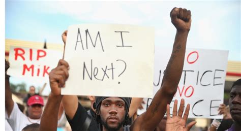 مقتل شاب أسود على يد شرطي يشعل الاحتجاجات بلندن