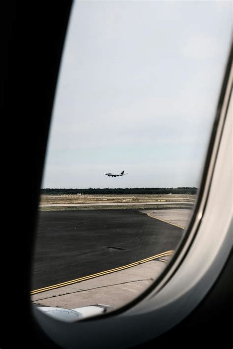 4798 Fotos Y Imágenes De Ventana Avion Gratis · Banco De Fotos Gratis