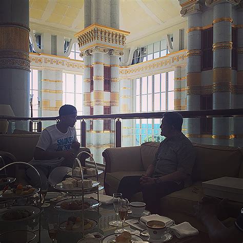 Mansiones Tigres Y Autos De Lujo La Opulenta Vida De Faiq Bolkiah El