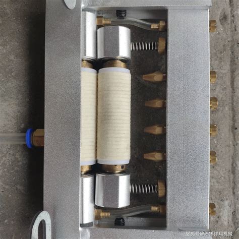 自动双面给油机，冲床材料滴油机，可微调式给油器 搜狐大视野 搜狐新闻