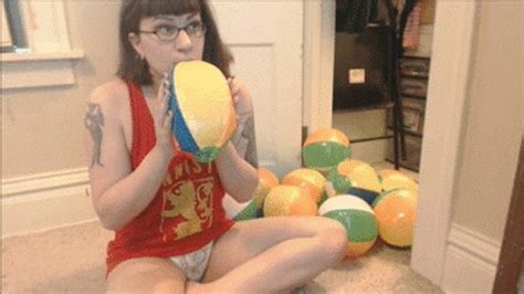 Bonnies Fetish Emporium Beach Ball Butt Bouncing Wmv