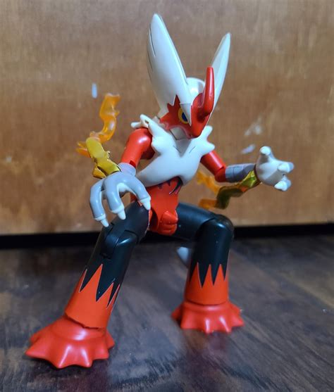 Mega Blaziken Model Kit R Freedomisgunpla
