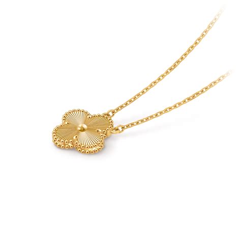 Antique Pendant Gold