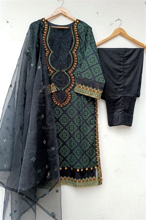 Aroofa Black Lubana Store